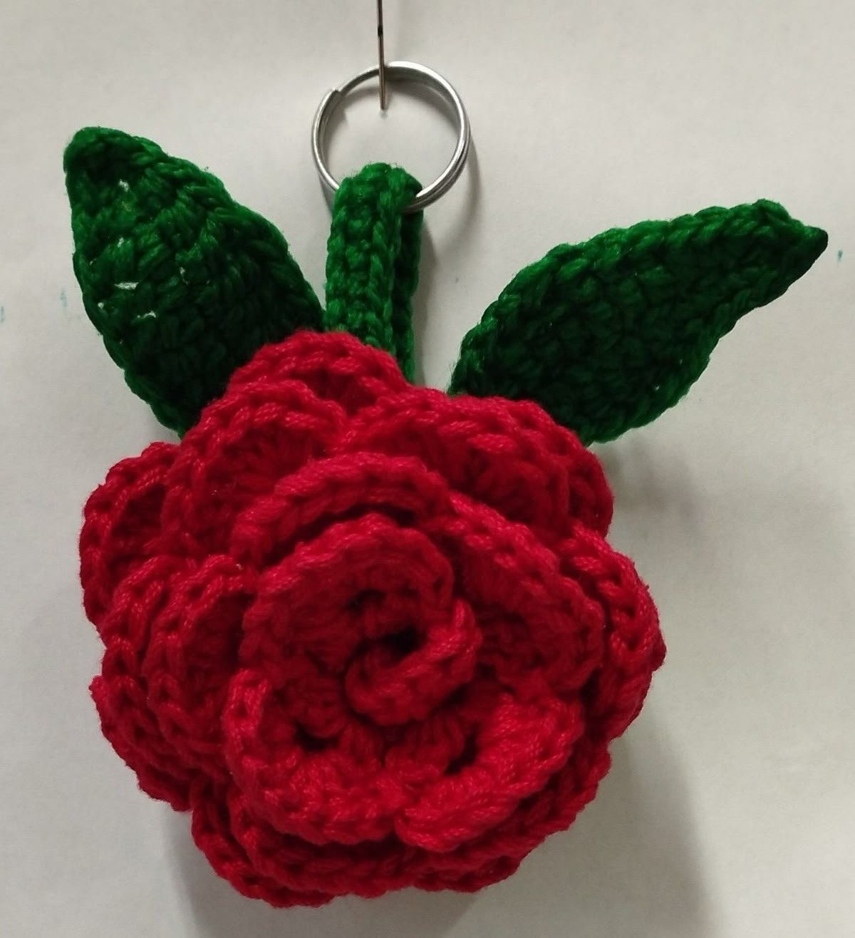 Easy to Make Rose Flower Keychain – Step by Step Tutorial – Yarn and Fabric