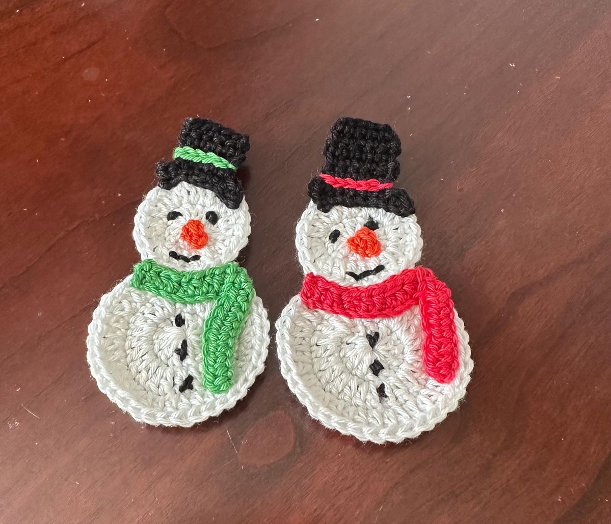 Learn How to Crochet a Snowman – Step by Step Tutorial – Yarn and Fabric