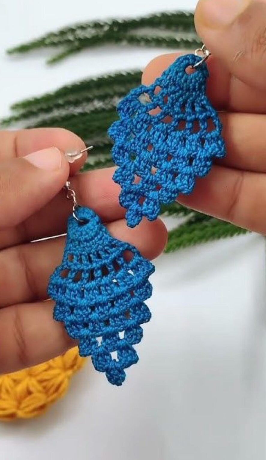 Elegant and easy to make crochet earrings – Step by Step Tutorial – Yarn and Fabric