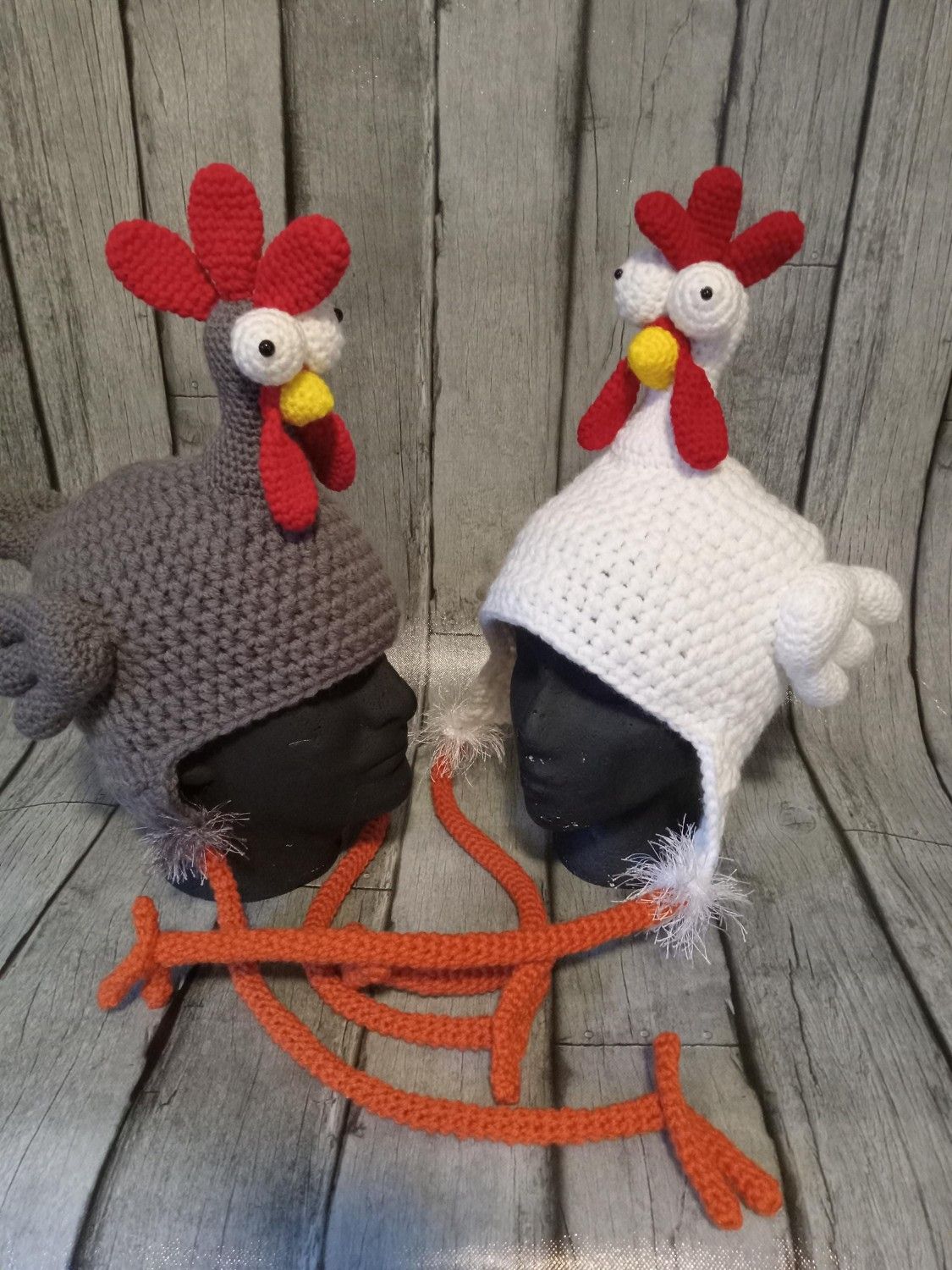 Chicken hat with crochet tutorial – Yarn and Fabric